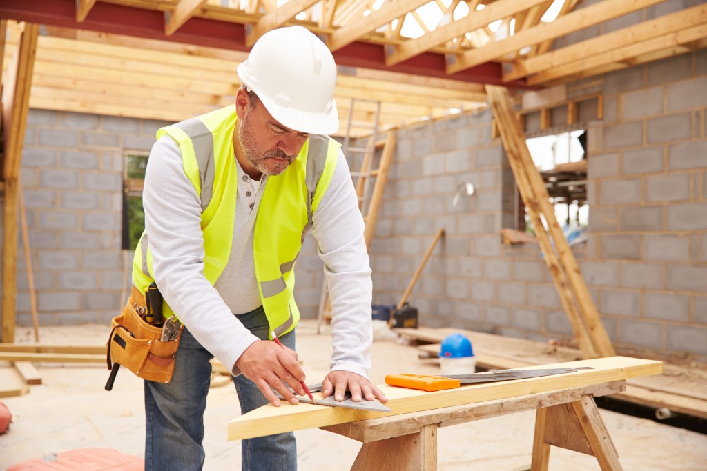 4 Important Skills Aspiring Carpenters Must Possess | The Good Neighborhood